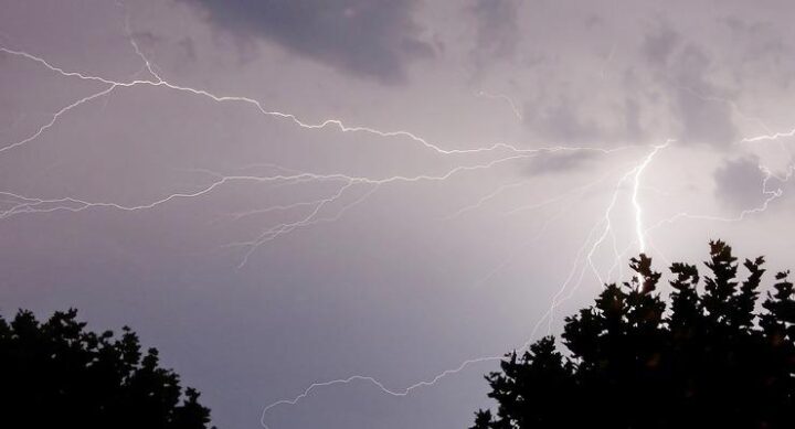 Monsoonal Moisture Carries Slight Chance of Thunderstorm Today ...
